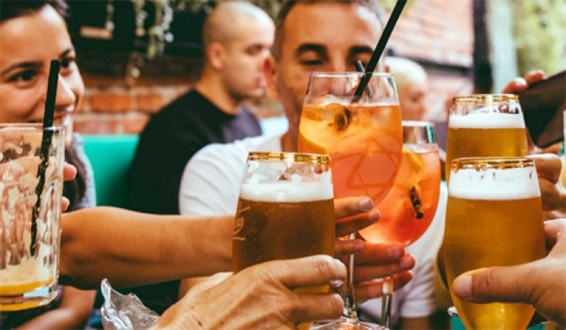 Como identificar quando o ‘beber socialmente’ vira dependência em álcool?