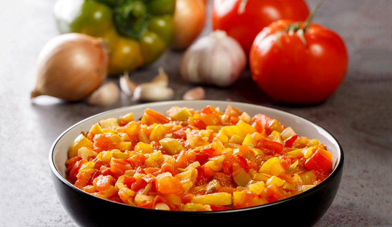 Por que incluir refogado de alho, cebola e tomate no dia a dia